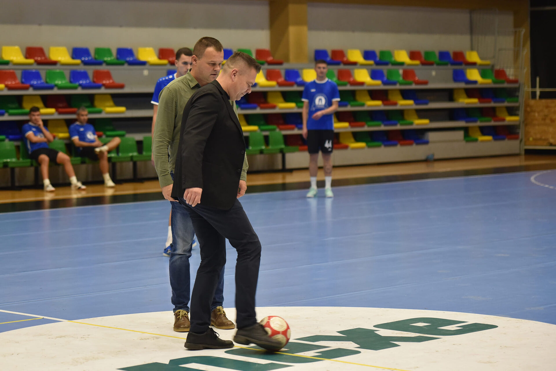 Otvoren 19. Božićni malonogometni turnir - nasice.hr